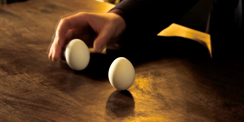 Balancing Egg - Vanishing Inc. Magic shop