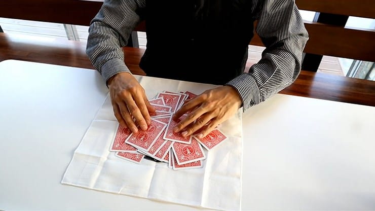 BULLSEYE - Hugo Choi - Vanishing Inc. Magic shop