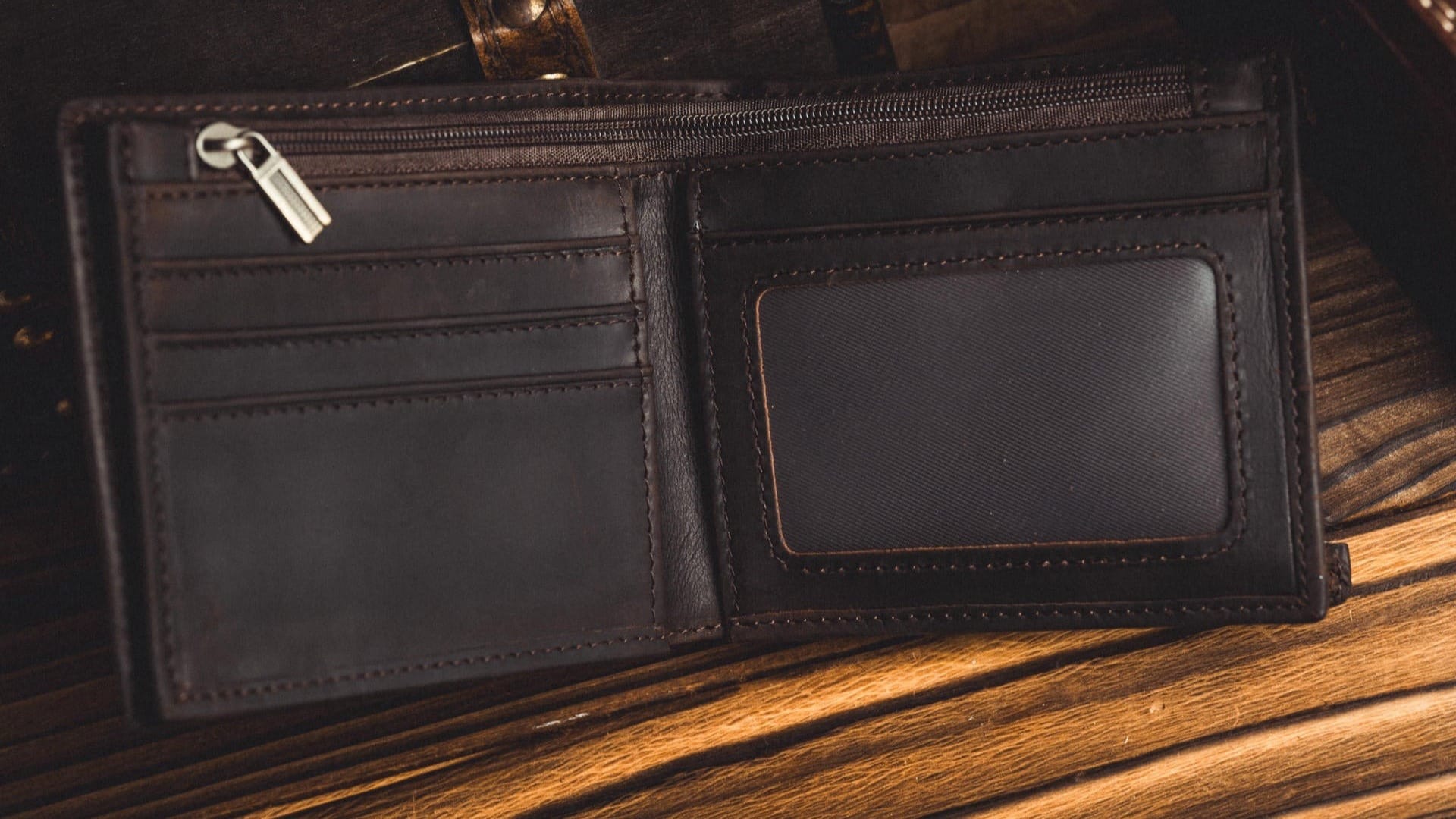 L Deck Switch Wallet - Vanishing Inc. Magic shop