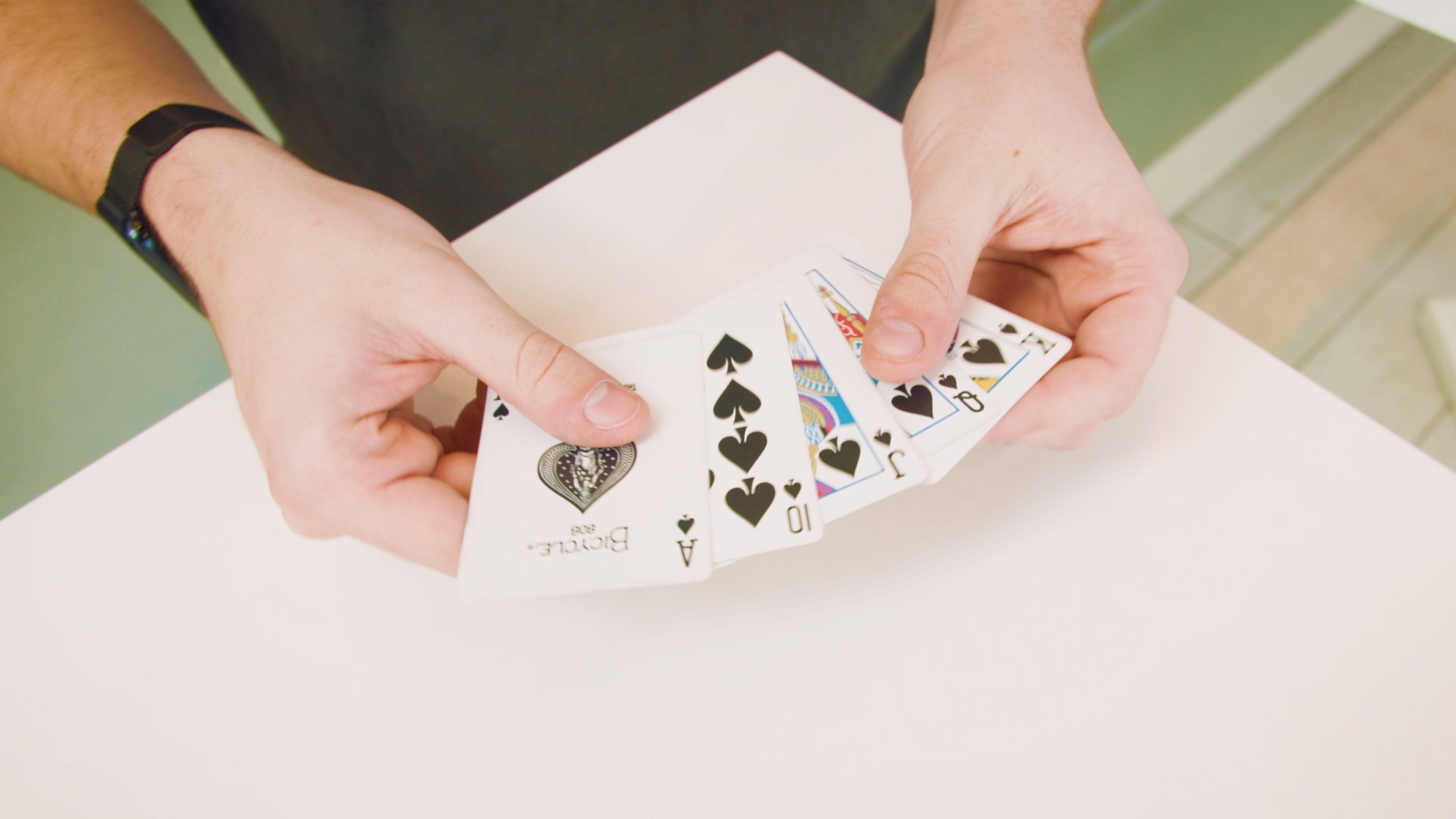 Poker Packet Trick - William Tyrrell - Vanishing Inc. Magic shop