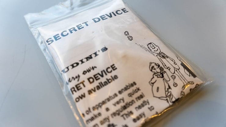 Secret Device - Vanishing Inc. Magic shop