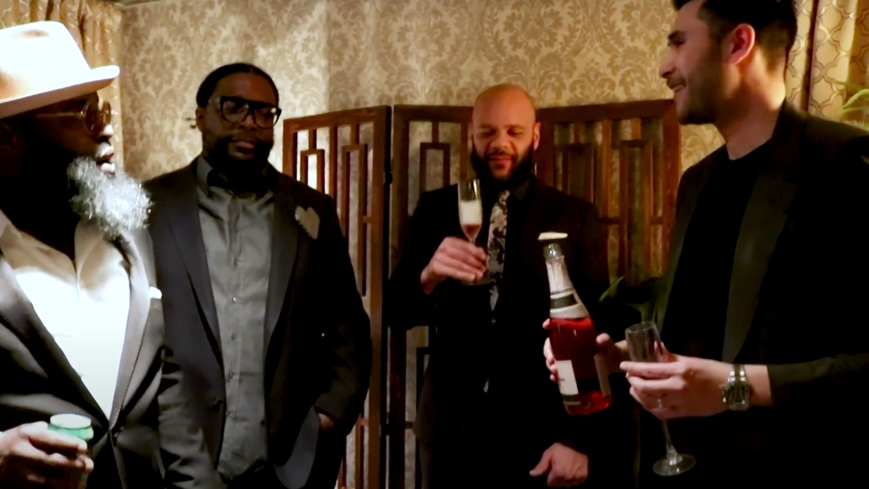 Sparkling+ - James Wang - Vanishing Inc. Magic shop