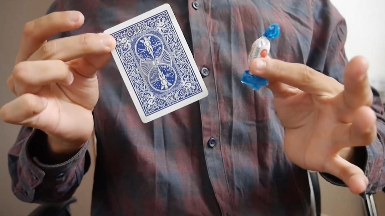 Impossible Card CGI - Vanishing Inc. Magic shop