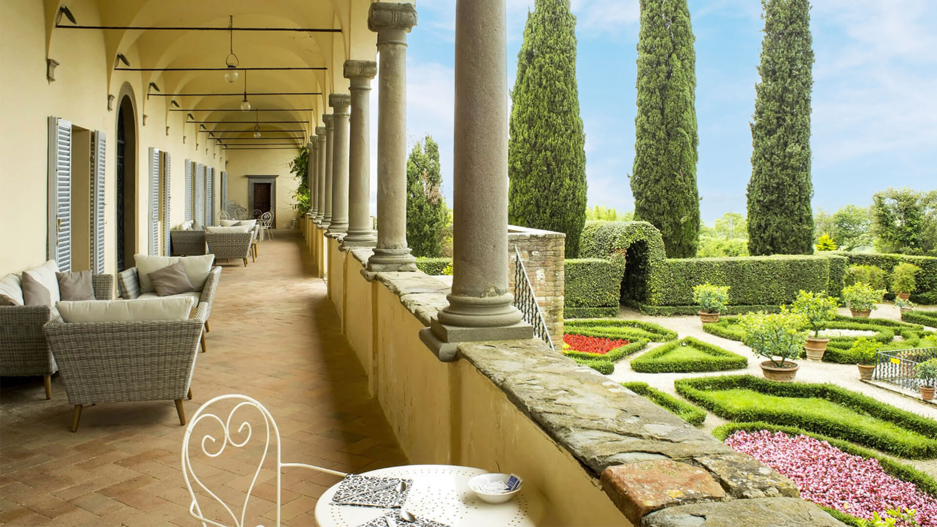 Tuscany magic retreat - Vanishing Inc. Magic shop